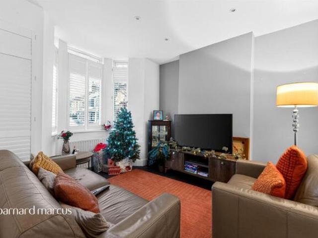 2 bedroom terraced house for sale in Hereward Road, London, SW17
