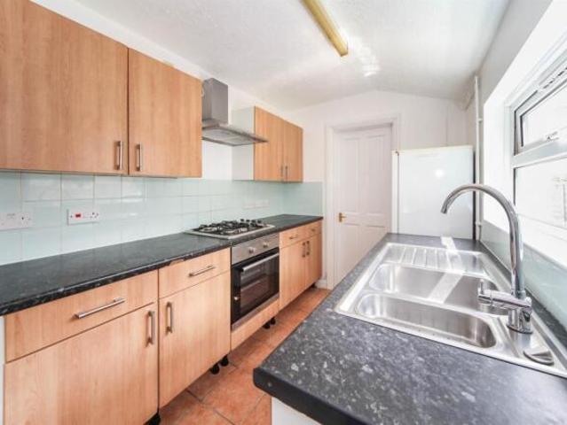 2 bedroom terraced house for sale in Hibbert Street, Luton, LU1