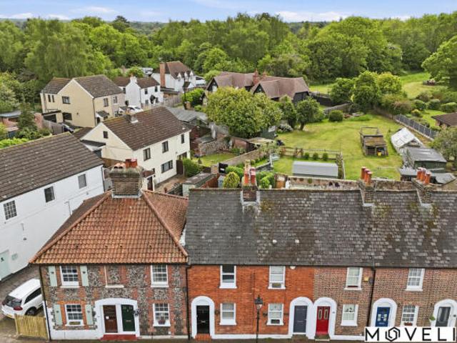 2 bedroom terraced house for sale in High Street, Farnborough, BR6