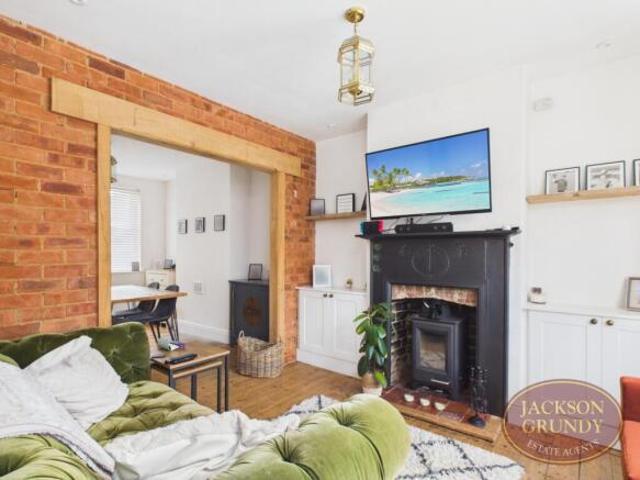 2 bedroom terraced house for sale in High Street, Kingsthorpe, NN2 6QF, NN2