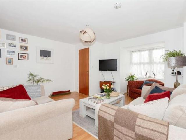 2 bedroom terraced house for sale in High Street, Worthing, BN11
