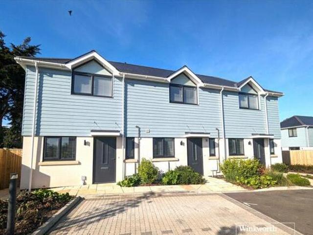 2 Bedroom Terraced House For Sale In Highcliffe
