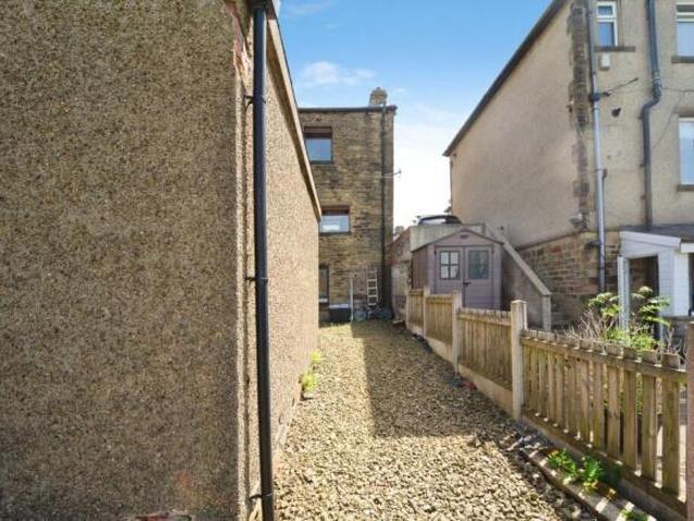 2 bedroom terraced house for sale in Highgate Road, Queensbury, Bradford, BD13