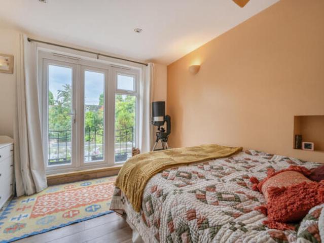 2 bedroom terraced house for sale in Highgrove Street, Reading, Berkshire, RG1
