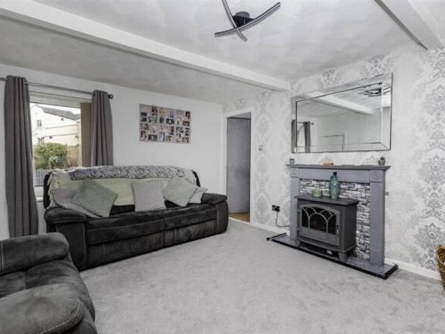 2 bedroom terraced house for sale in Hill Top Road, Paddock, Huddersfield, HD1