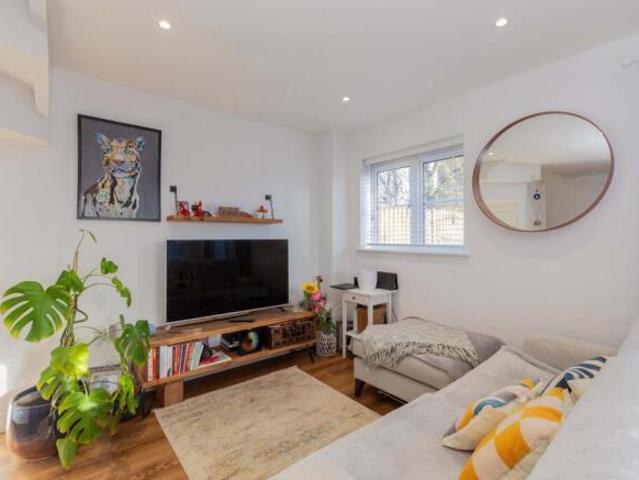 2 bedroom terraced house for sale in Huntington Place, Langley, SL3