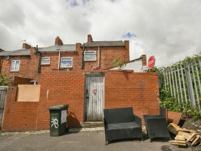 2 bedroom terraced house for sale in Ingoe Street, Newcastle Upon Tyne, NE15