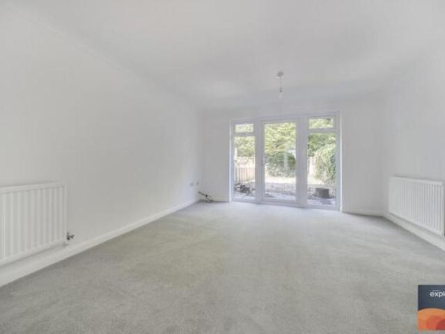 2 bedroom terraced house for sale in Inglewood Drive, Basingstoke, RG22