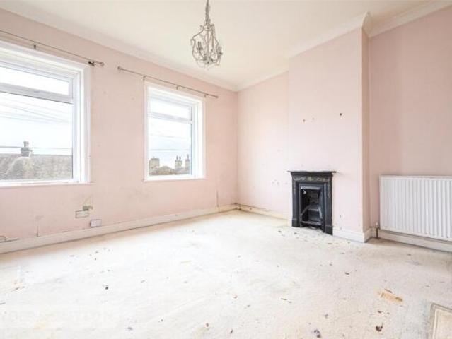2 bedroom terraced house for sale in Ivy Street, Crosland Moor, Huddersfield, West Yorkshire, HD4