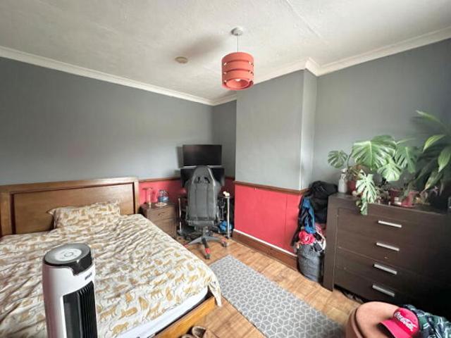2 bedroom terraced house for sale in Junction Road, Kingsley, NN2