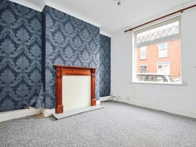 2 bedroom terraced house for sale in Oakfield Street, Lincoln, LN2