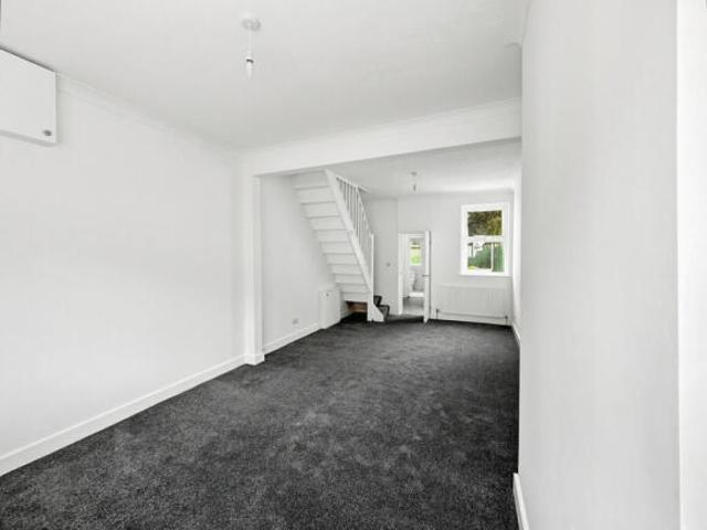 2 bedroom terraced house for sale in Oakleigh Avenue, Southend on sea, SS1 2, SS1