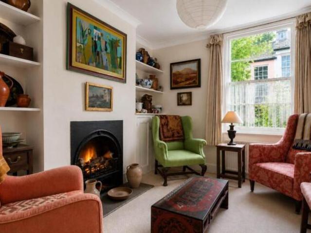 2 bedroom terraced house for sale in Observatory Street, Walton Manor, OX2