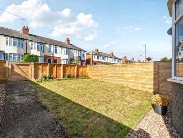 2 bedroom terraced house for sale in Olive Grove, Harrogate, HG1