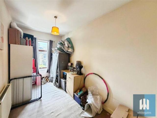 2 bedroom terraced house for sale in Osborne Street, Moldgreen, Huddersfield, HD5