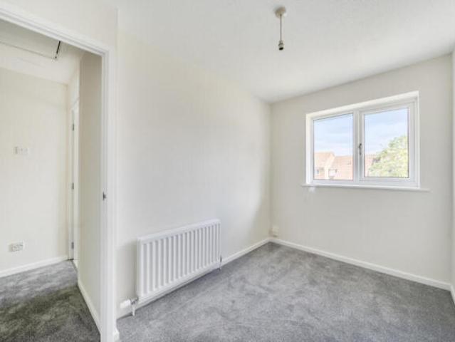 2 bedroom terraced house for sale in Osprey Close, Covingham, Swindon, SN3