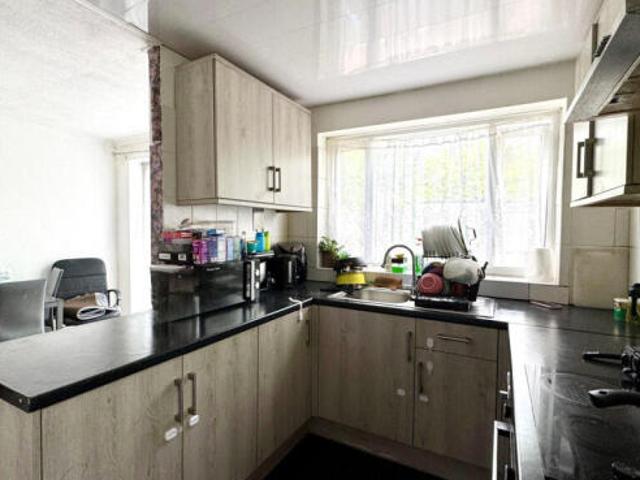 2 bedroom terraced house for sale in Lower Cippenham Lane, Slough, Berkshire, SL1