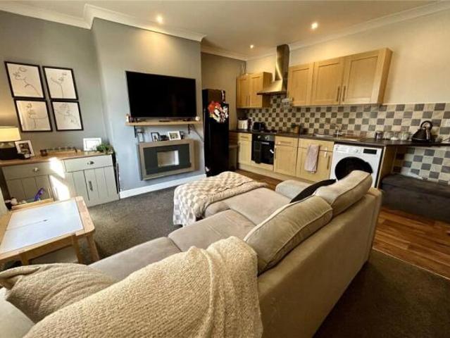 2 bedroom terraced house for sale in Lowergate, Paddock, Huddersfield, HD3