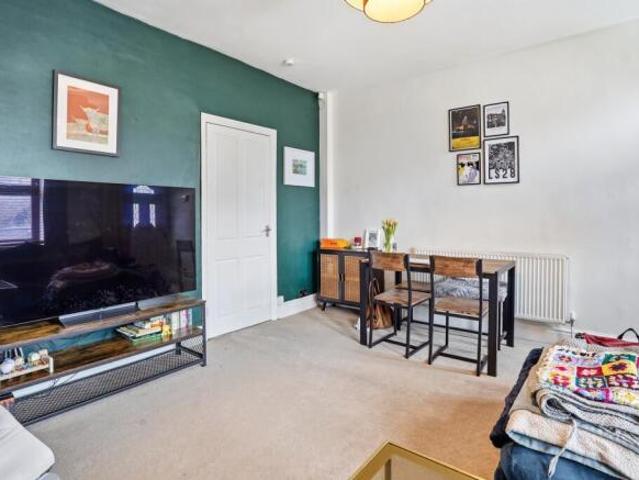 2 bedroom terraced house for sale in Lowtown, Pudsey, LS28