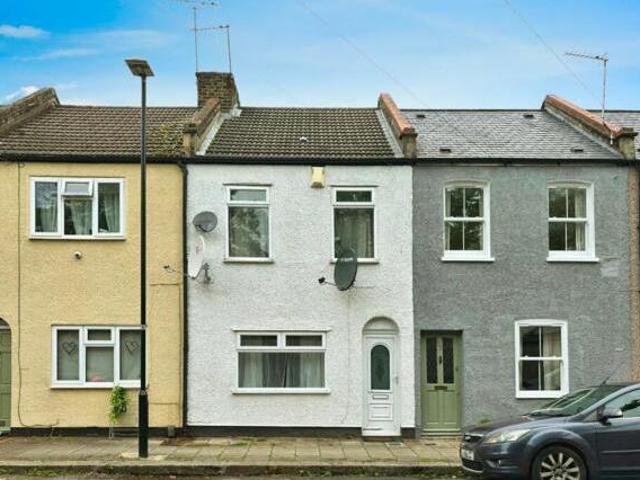 2 Bedroom Terraced House For Sale In London
