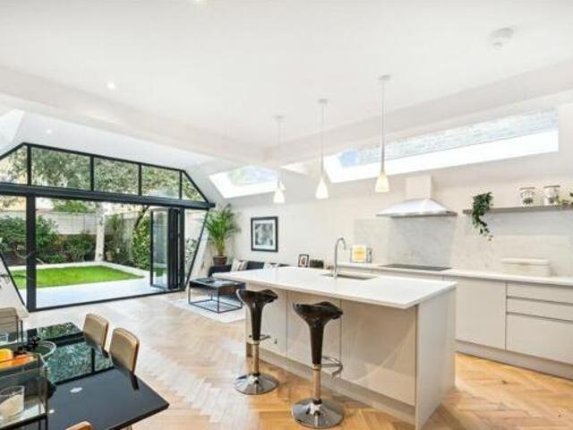 2 Bedroom Terraced House For Sale In London