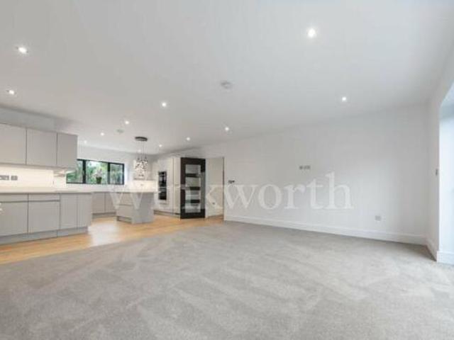 2 Bedroom Terraced House For Sale In London