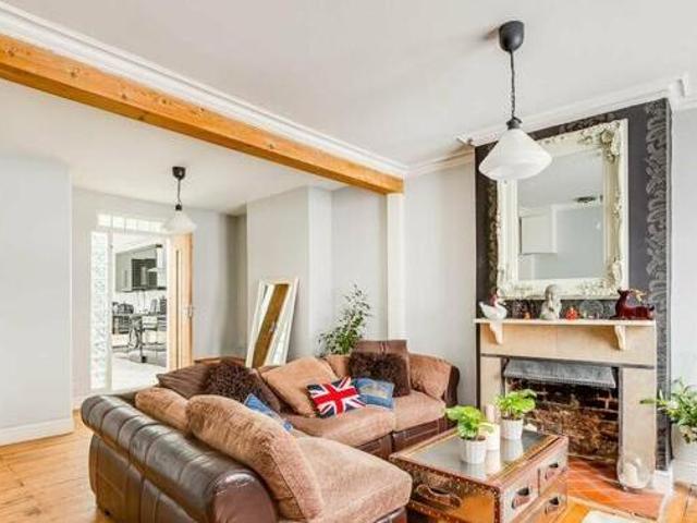 2 Bedroom Terraced House For Sale In London