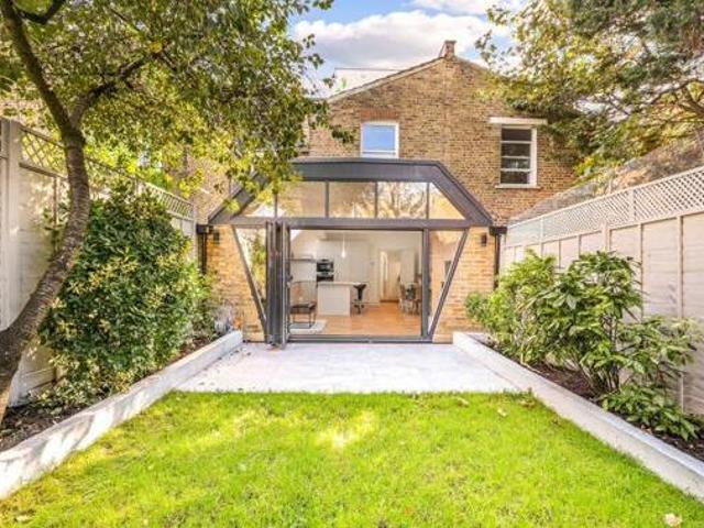 2 Bedroom Terraced House For Sale In London
