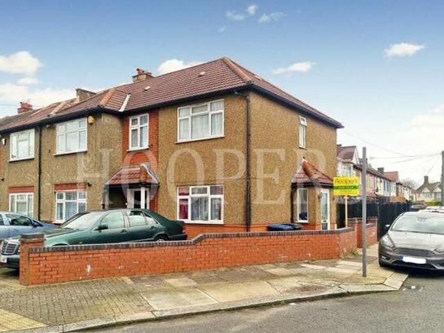 2 Bedroom Terraced House For Sale In London