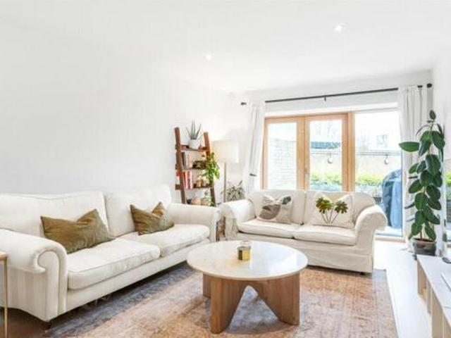 2 Bedroom Terraced House For Sale In London