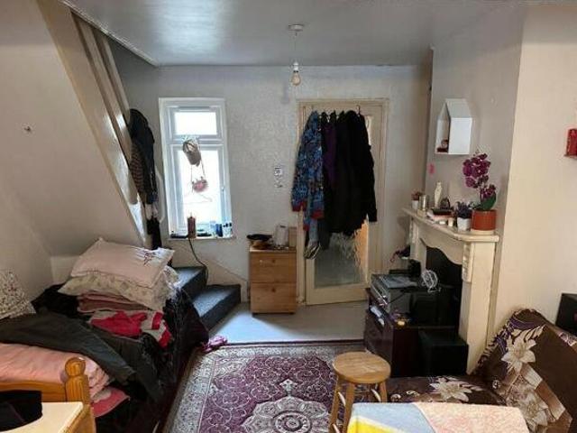 2 Bedroom Terraced House For Sale In London