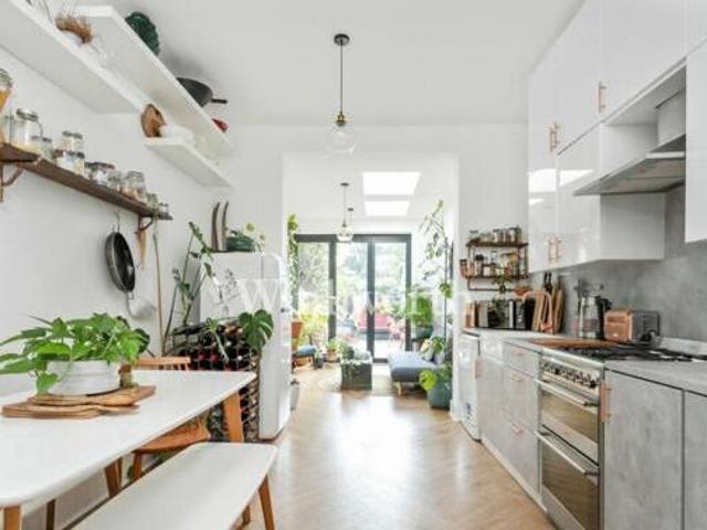 2 Bedroom Terraced House For Sale In London