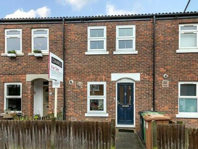 2 Bedroom Terraced House For Sale In London