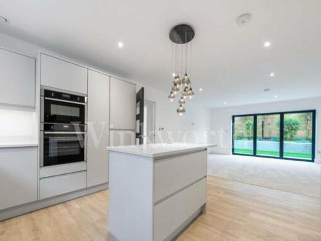 2 Bedroom Terraced House For Sale In London