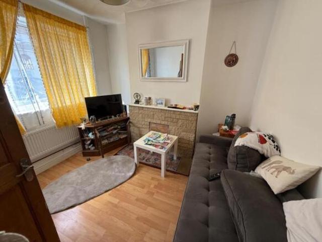 2 bedroom terraced house for sale in Lorne Street, Swindon, SN1