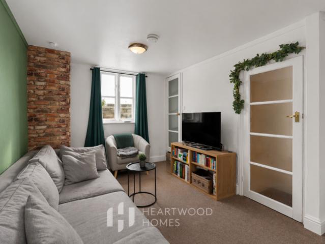 2 bedroom terraced house for sale in Lattimore Road, St. Albans, AL1 3XW, AL1
