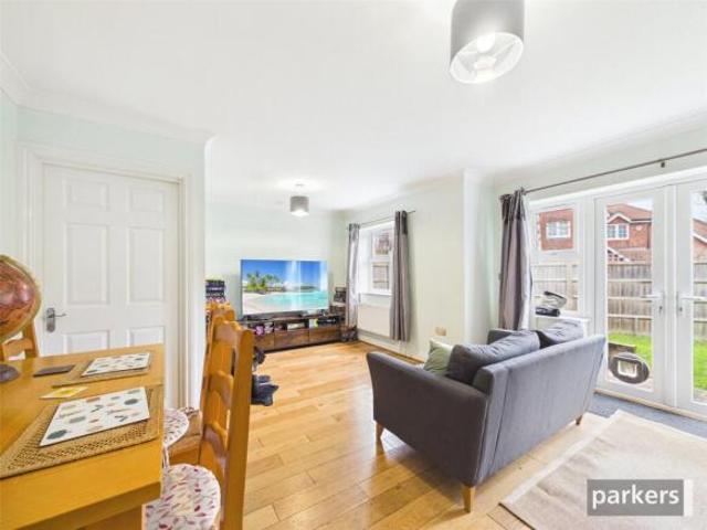 2 bedroom terraced house for sale in Ladbroke Close, Woodley, Reading, Berkshire, RG5