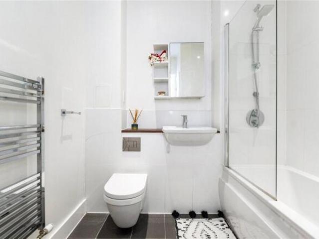 2 bedroom terraced house for sale in Lapwing Avenue, Trumpington, Cambridge, CB2