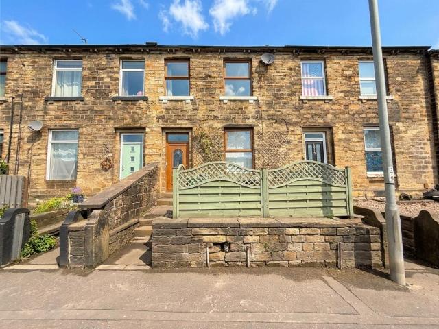 2 bedroom terraced house for sale in Leeds Road, Huddersfield, HD2