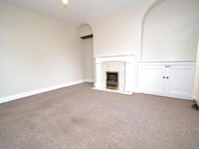 2 bedroom terraced house for sale in Leeds Road, Idle, BD10