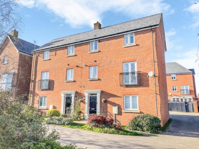 2 bedroom terraced house for sale in Lemmon Walk, Oxley Park, Milton Keynes, MK4
