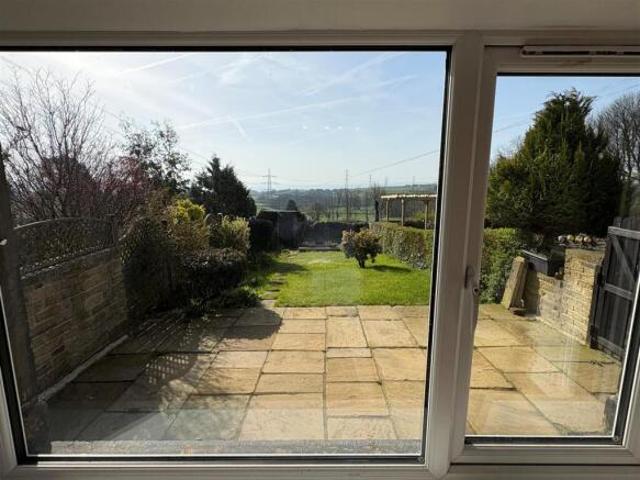 2 bedroom terraced house for sale in Littlemoor, Queensbury, Bradford, BD13