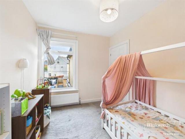 2 bedroom terraced house for sale in Liverpool Road, Reading, Berkshire, RG1