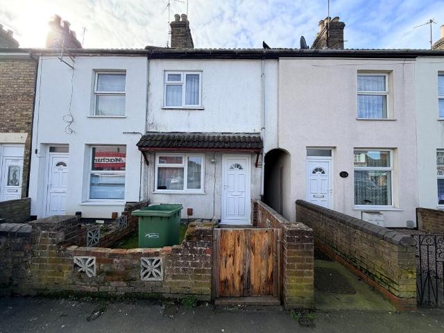 2 bedroom terraced house for sale in Lincoln Road, Peterborough, PE1