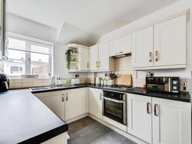 2 bedroom terraced house for sale in Linslade Street, SWINDON, Wiltshire, SN2