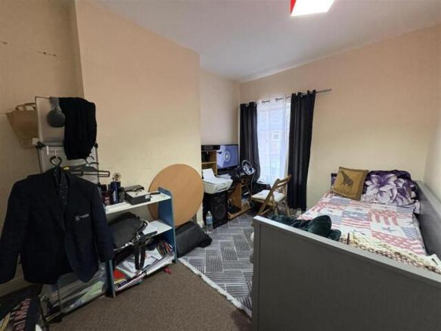 2 bedroom terraced house for sale in Luther Street, Leicester, LE3