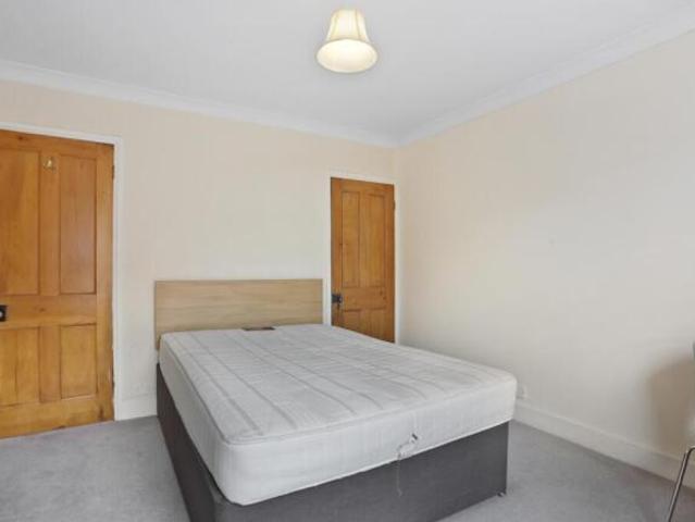 2 bedroom terraced house for sale in Ludlow Rd, Town Centre, Guildford, GU2