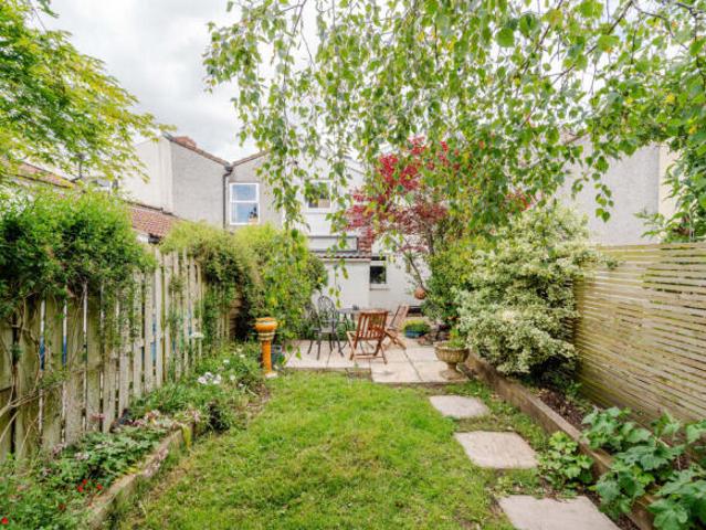 2 bedroom terraced house for sale in Lyppiatt Road, St George, BS5