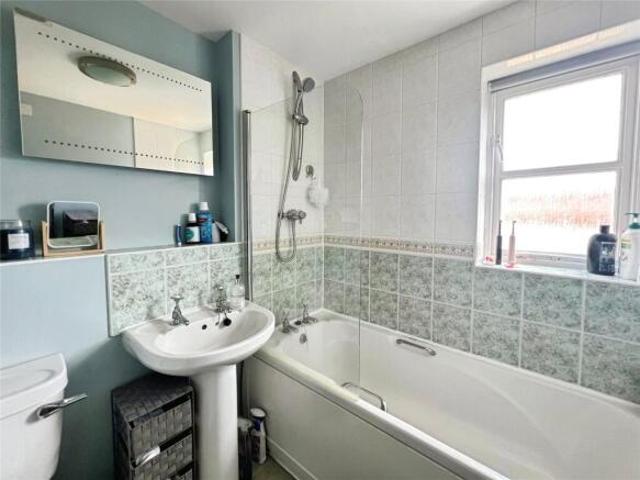 2 bedroom terraced house for sale in Montgomery Road, Whitnash, Leamington Spa, Warwickshire, CV31