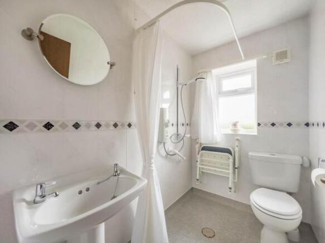 2 bedroom terraced house for sale in Moorside Green, Drighlington, BD11